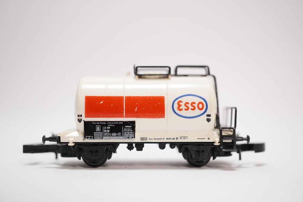 e33 Märklin 8612 DB Tankwagen Esso 2-achs (Gebraucht) in Thun für CHF 12 – mit Lieferung auf ...