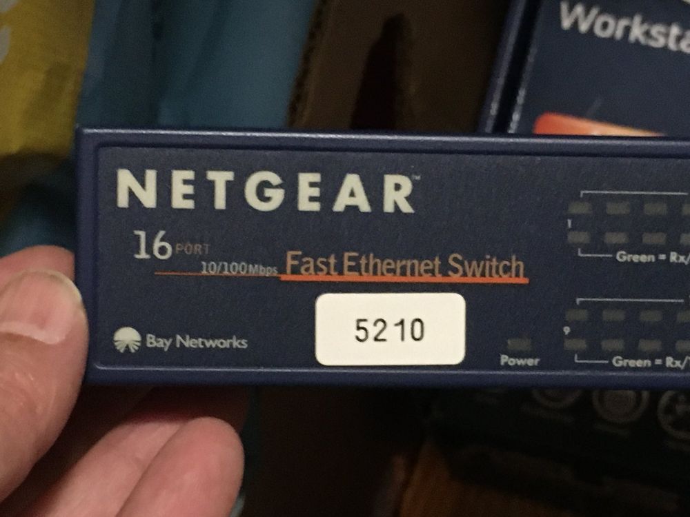 Netgear FS516 Fast Ethernet Switch von Bay Networks (Gebraucht) in ...