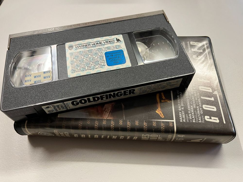 James Bond Goldfinger / VHS von Warner Home Video (Gebraucht) in Allschwil für CHF 5 – mit ...