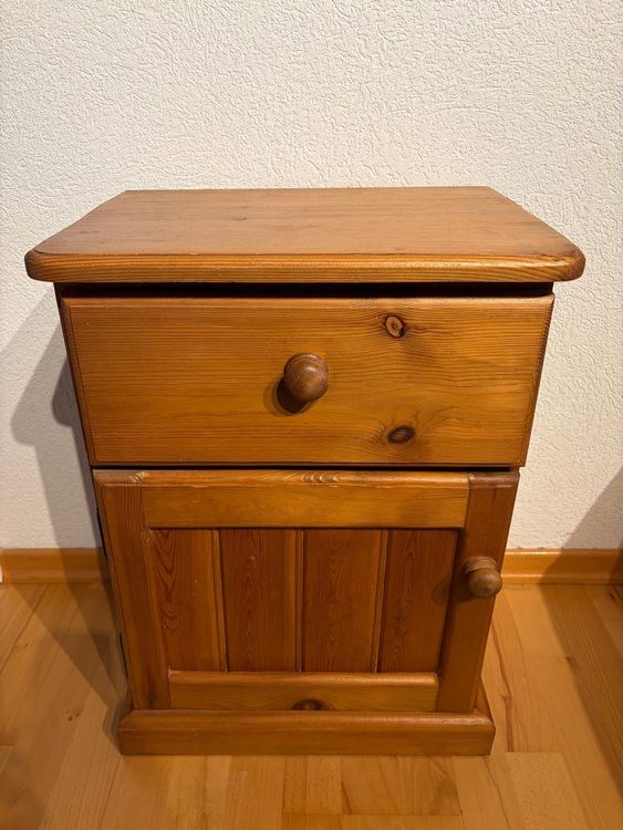 Table de nuit en pin massif – fabrication artisanale (Gebraucht) in ...