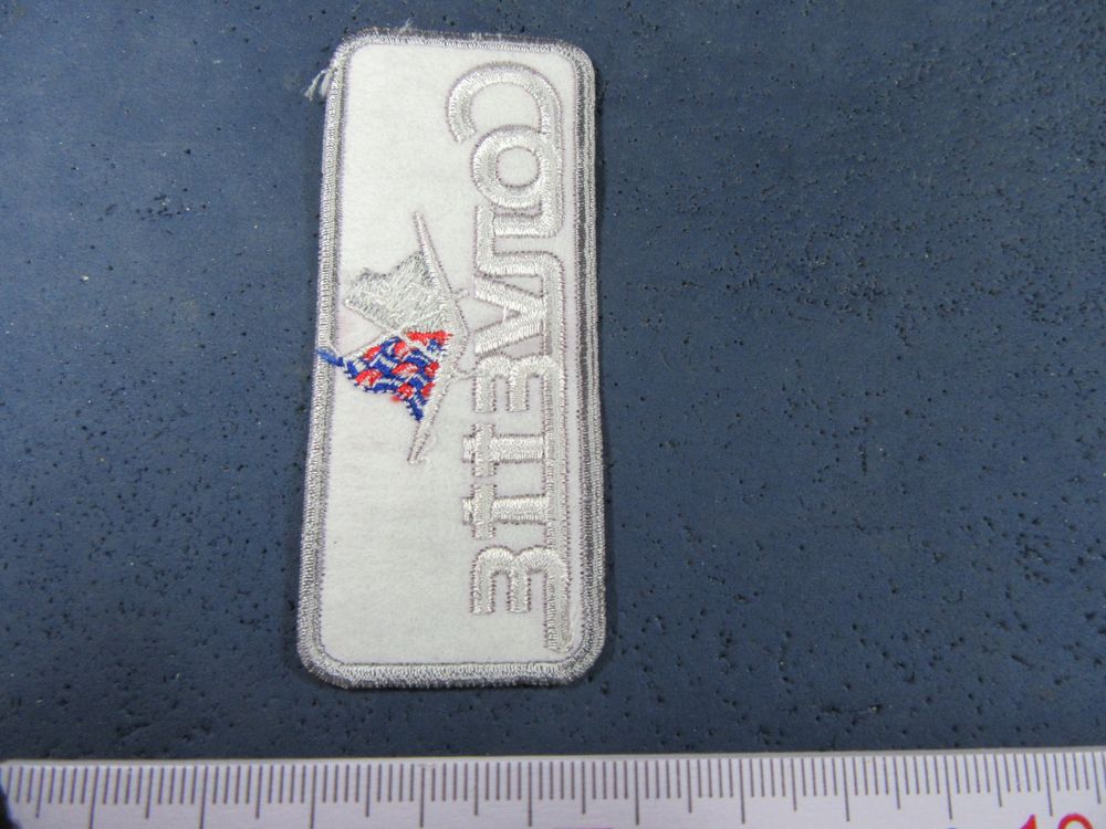 CORVETTE AUTO LOGO AUFNÄHER/AUFBÜGLER MIT LEIM 10x4cm (Gebraucht) in ...