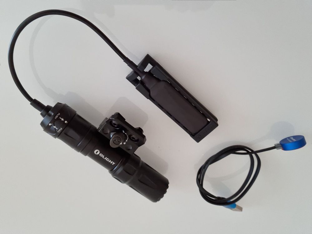 Waffenleuchte Olight Odin Mini (Gebraucht) in Neuendorf für CHF 100 ...