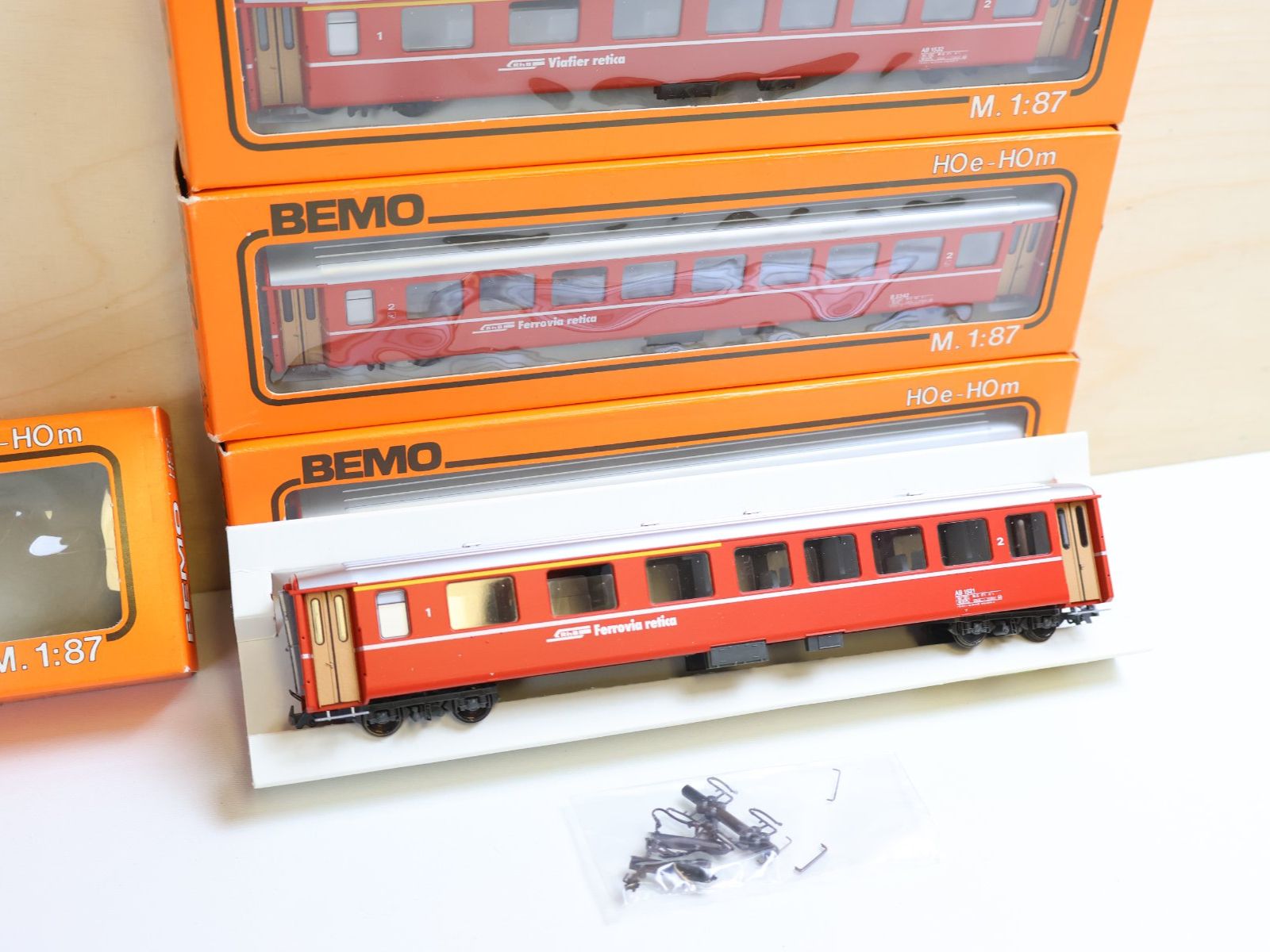 BEMO 4 x RhB Personenwagen Set H0m - 3251 121 & mehr (Gebraucht) in ...