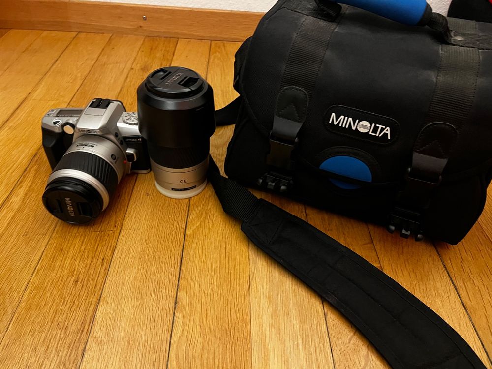 MINOLTA Dynax 4 mit AF Zoom 28-100mm & 75-200m plus Tasche (Gebraucht ...