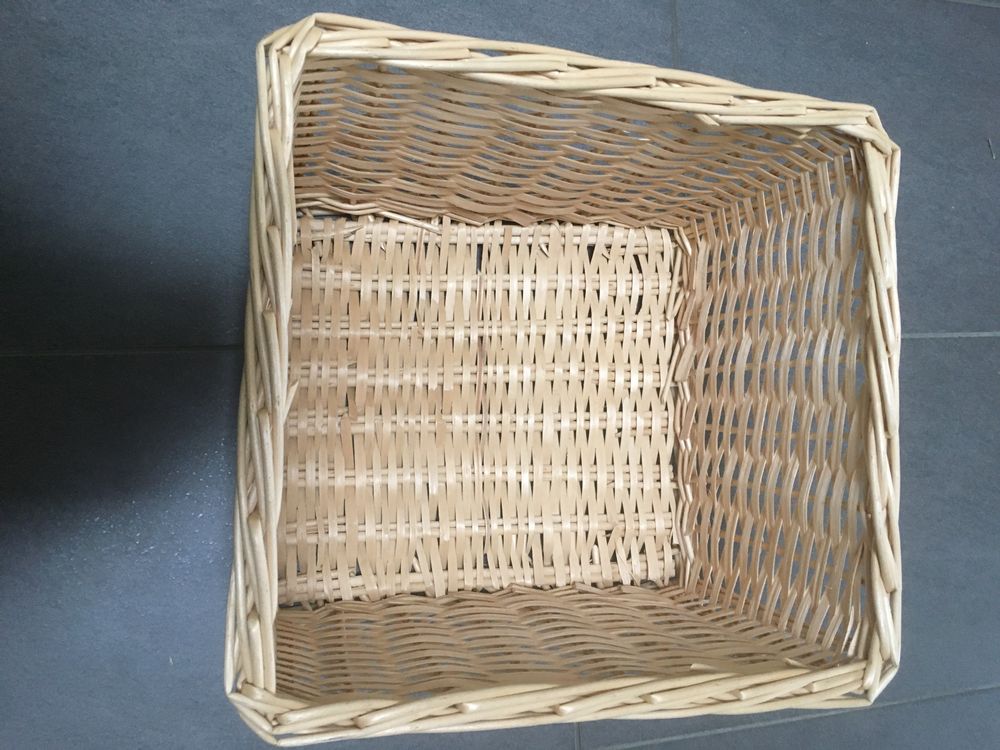 Korb beige (Gebraucht) in Dallenwil für CHF 1 – mit Lieferung auf ...