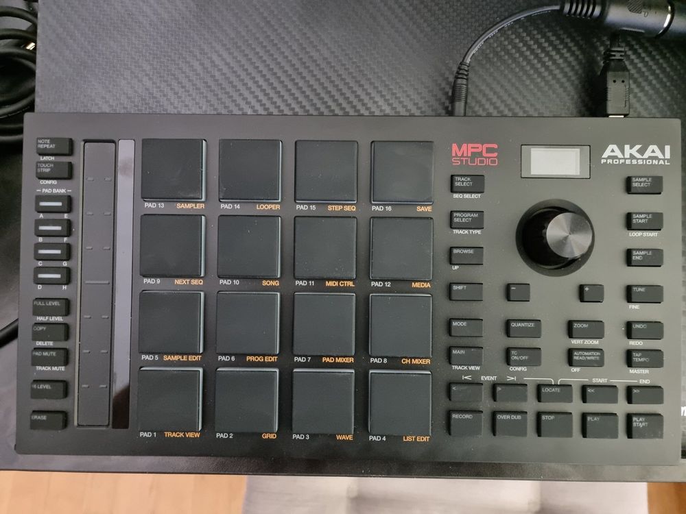 Akai MPC Studio MK2 & MPC 2 DAW- Garantie - gratis Versand (Neu (gemäss Beschreibung)) in Lachen ...