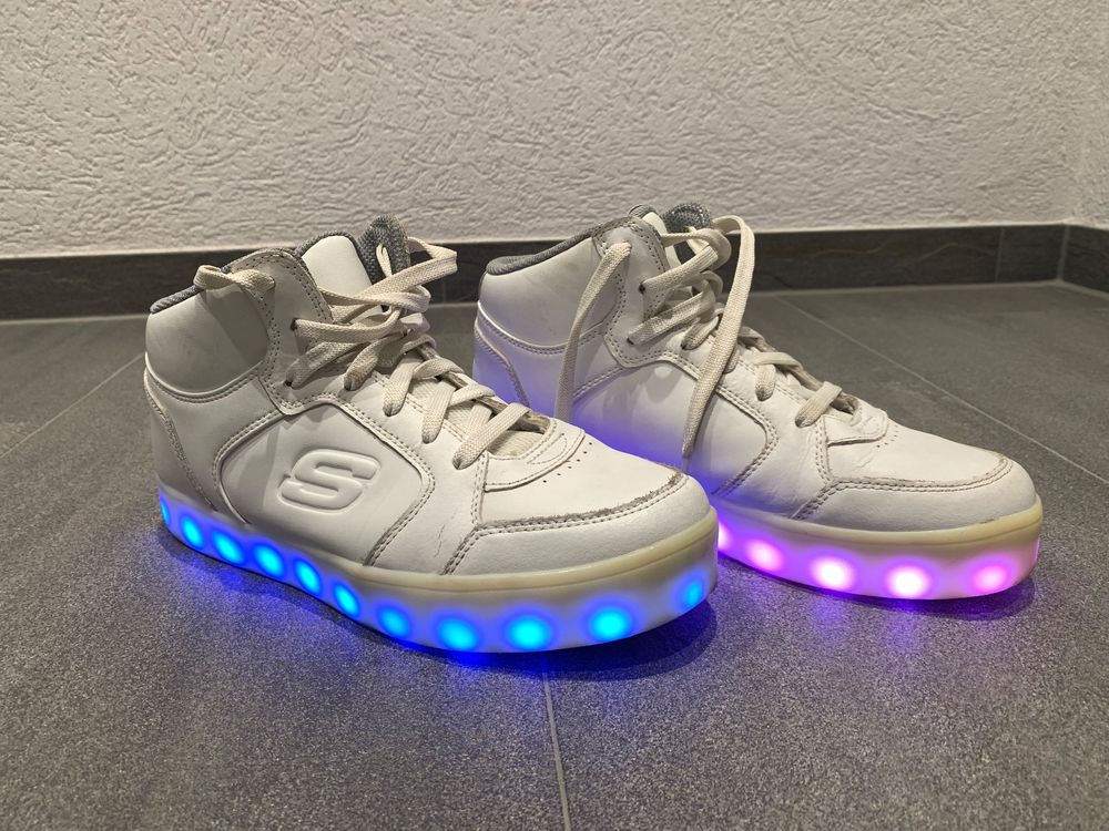 Sneakers von Sketchers mit LED (Gebraucht) in Seengen für CHF 15 – mit ...
