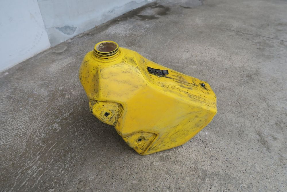 Tank für Suzuki DRZ400 (Gebraucht) in Goldiwil (Thun) für CHF 10 – mit ...