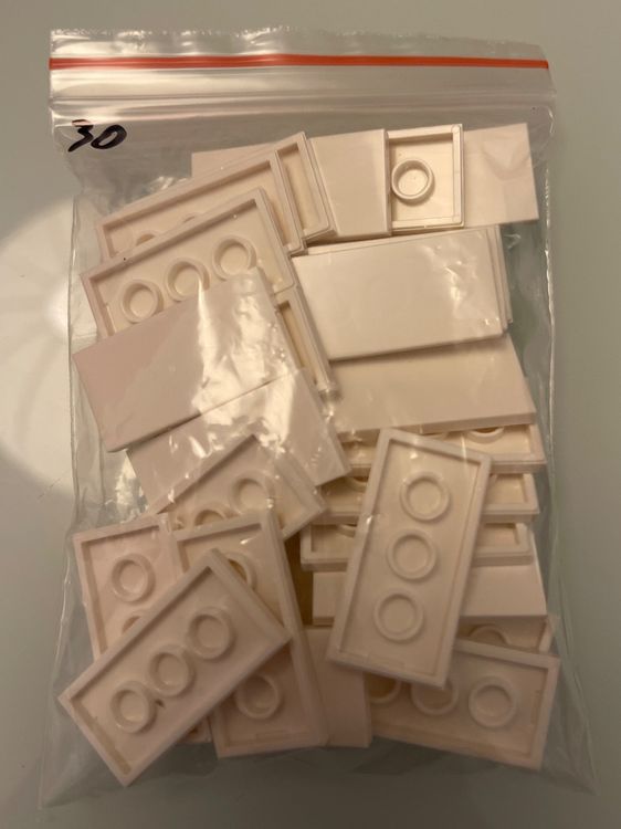 Lego 30 x White 2x4 Tile - 87079 | Kaufen auf Ricardo