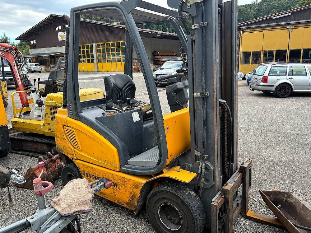 stapler jungheinrich diesel jg 2002 triplex hk 2T (Gebraucht) in ...