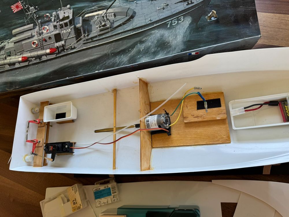 Klassiker: Robbe-Modellbaukasten Schnellboot PT-aus den 80er | Kaufen ...