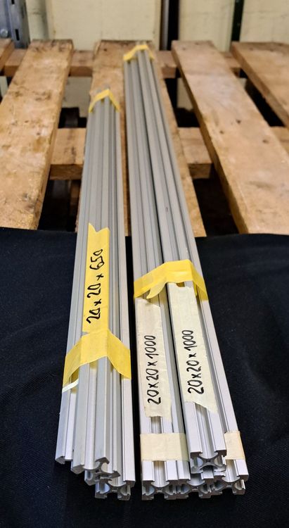 Alu-Strebenprofile 20x20x1000/650 (Gebraucht) in für CHF 30 – nur ...
