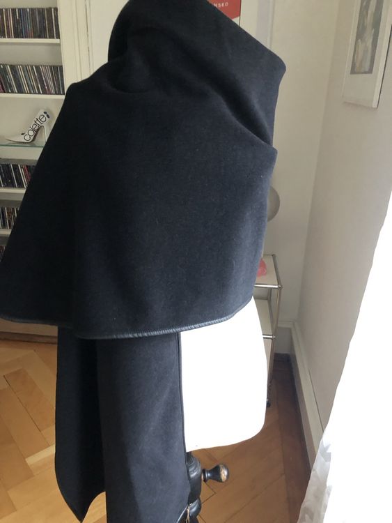 Akris Schal / Cape, Wolle, cool, Np:640.- | Kaufen auf Ricardo