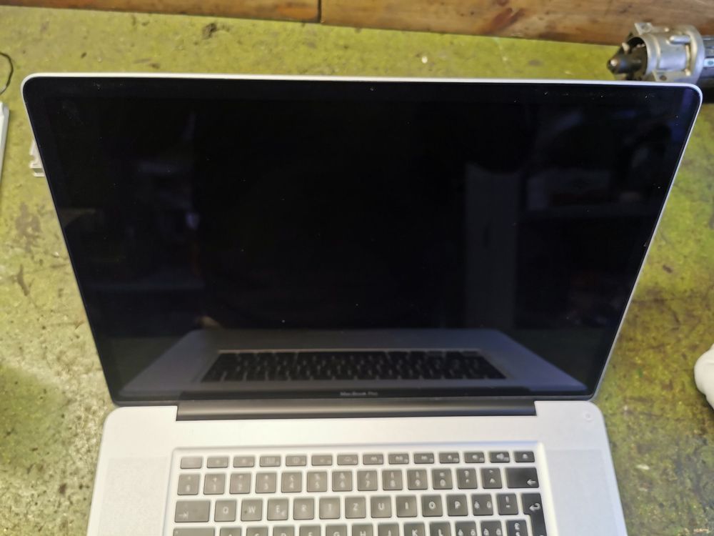 Apple MacBook Pro 17" A1297 | Kaufen auf Ricardo