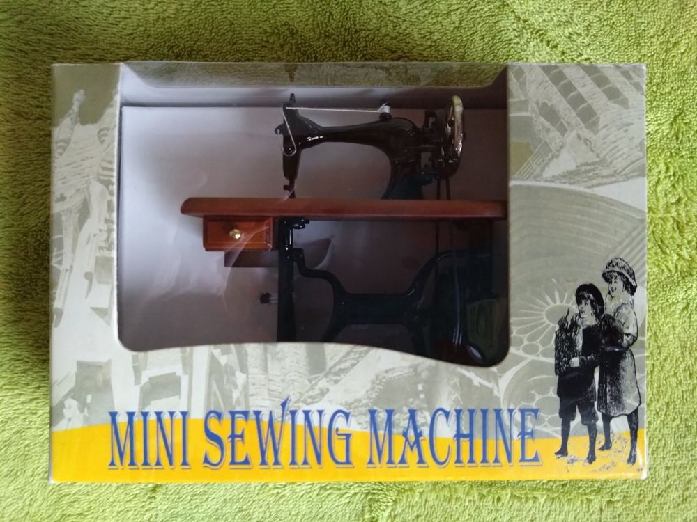 Nähatelierzubehör in Puppenhausgrösse (Neu und originalverpackt) in ...