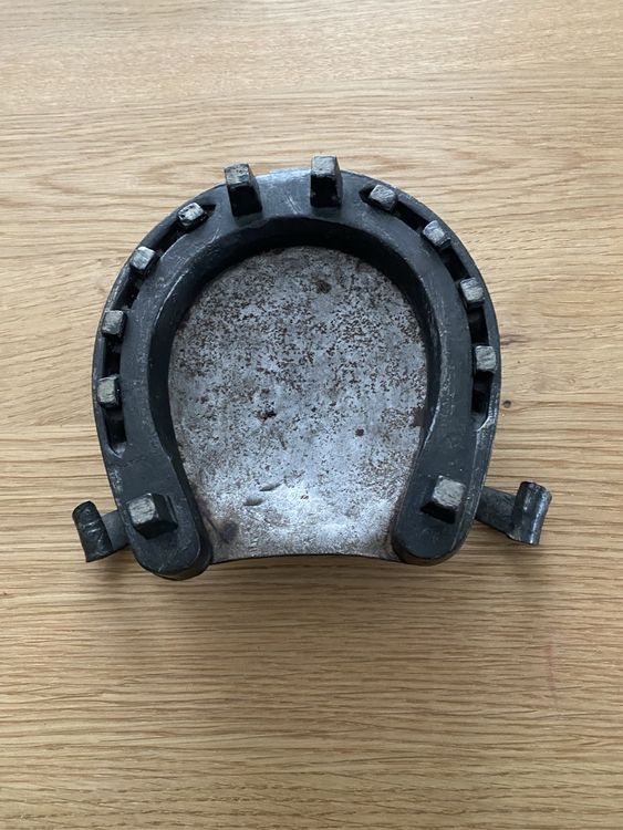 Hufeisen-Aschenbecher Vintage (Gebraucht) in Geroldswil für CHF 20 – mit Lieferung auf Ricardo ...