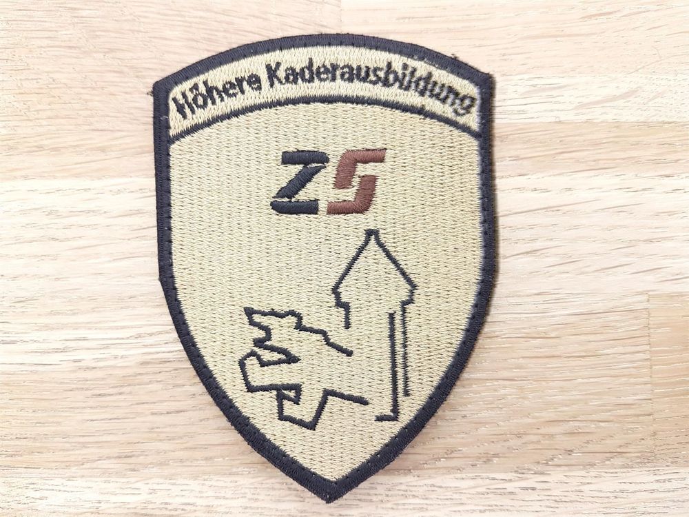 Badge Höhere Kaderausbildung ZS (Neu (gemäss Beschreibung)) in ...
