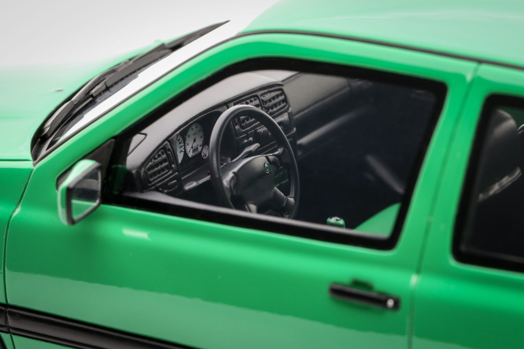 OTTOMOBILE 1/18 VOLKSWAGEN GOLF GTI mk3 COLOUR EDITION GREEN (Neu und ...