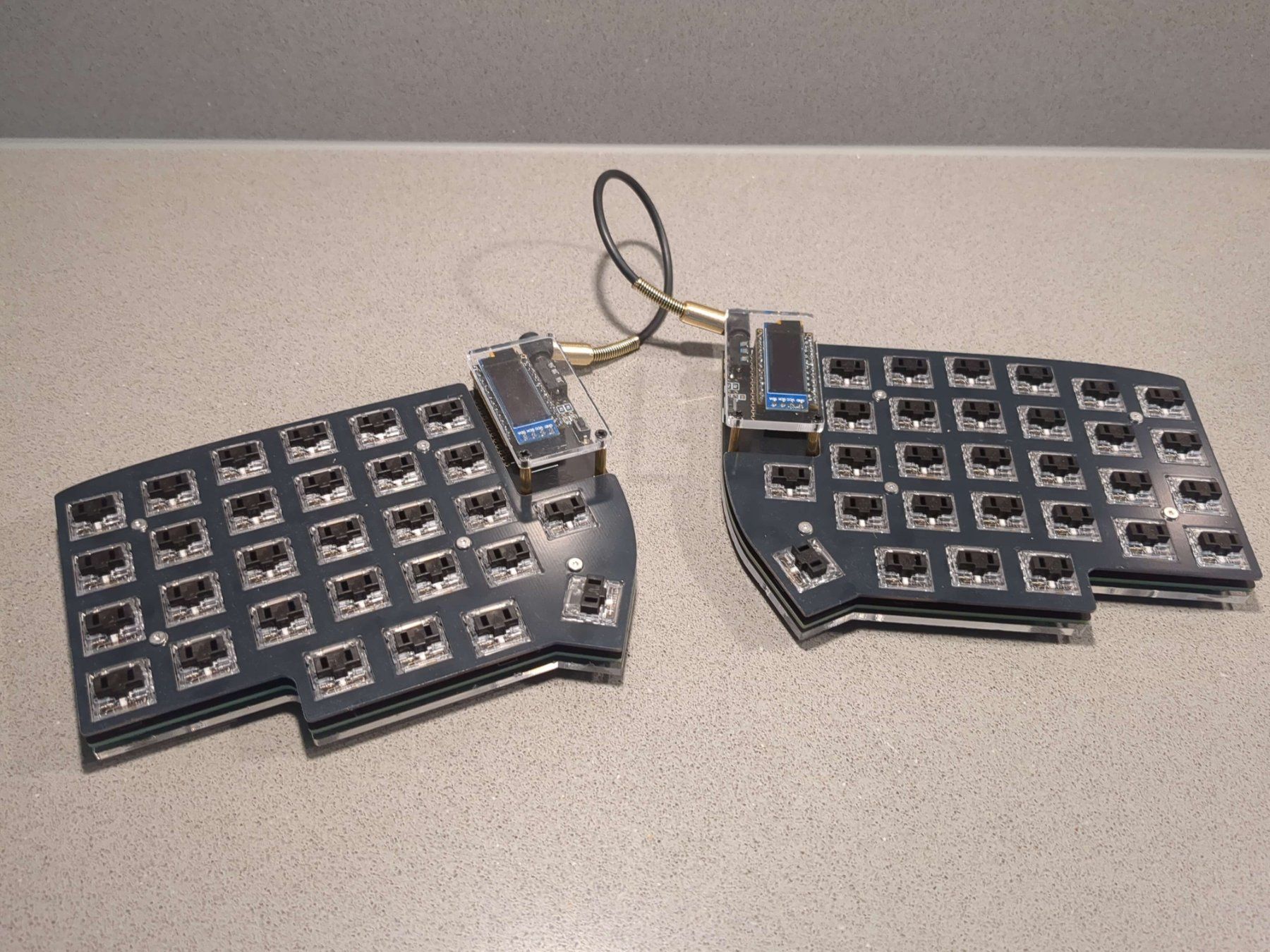 Lily58Pro Split Keyboard (Gebraucht) in Ebikon für CHF 99 – mit ...