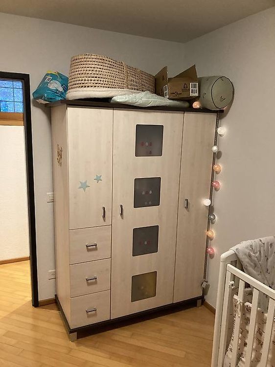 Armadio per bambini (Usato) a Arbedo per CHF 30 – solo ritiro | Acquista su Ricardo