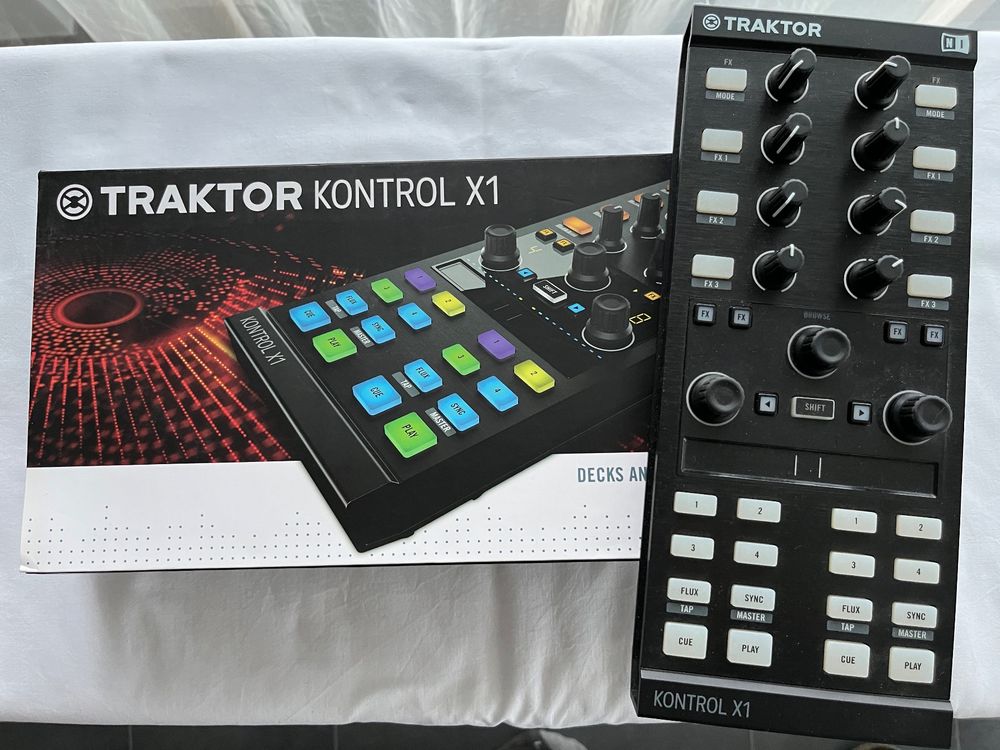 Traktor Kontrol X1 MK3 (Decks and Effects Controller) (Gebraucht) in ...