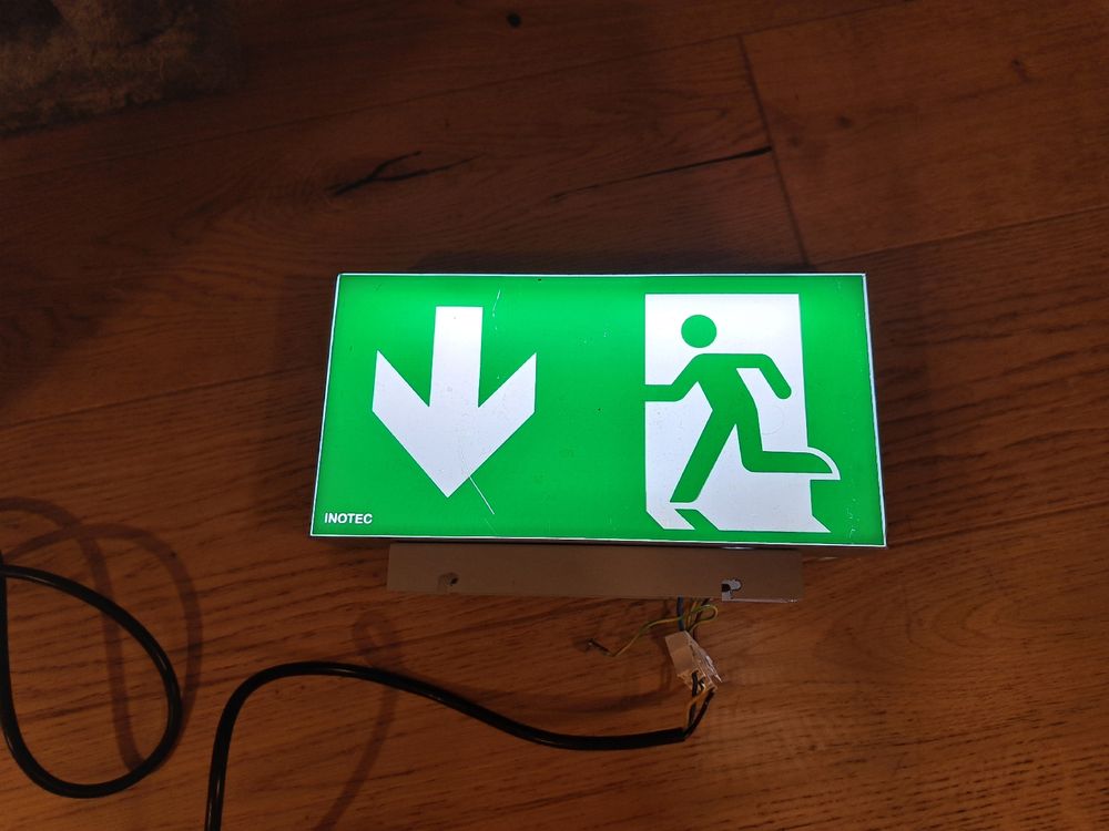 INOTEC LED Notlicht Sicherheitszeichen Fluchtwegschild (Gebraucht) in ...