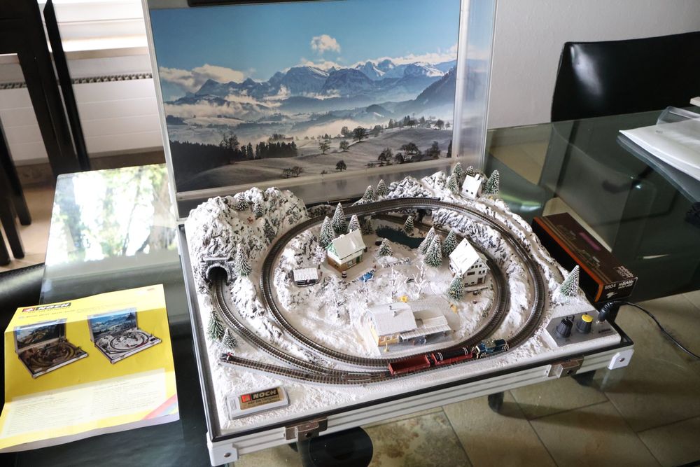 NOCH Modellbahnkoffer Z Anlage + Märklin Zug - NP: 1400.- (Gebraucht ...
