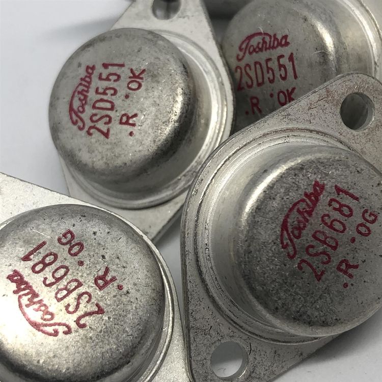 8x Transistor Toshiba 2SD551/2SB681 (Neu (gemäss Beschreibung)) in ...
