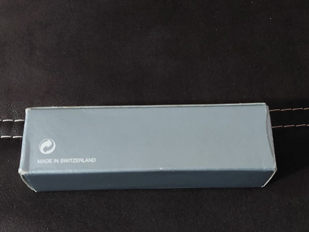 Victorinox Huntsman Swiss Army Knife Victorinox Outrider Malaysian Army ...