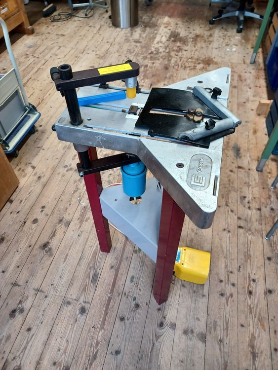 Cassese CS89 - Rahmenheftmaschine pneum. (Defekt) in Brüttelen für CHF ...