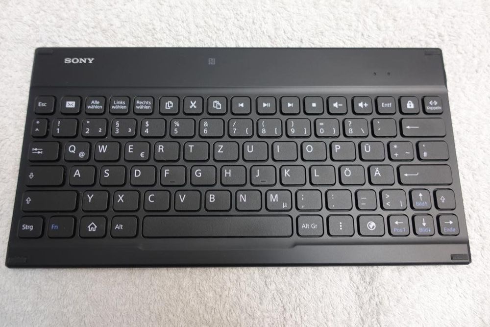 SONY Bluetooth-Tastatur BKB10, klein, schlank und leicht | Kaufen auf ...