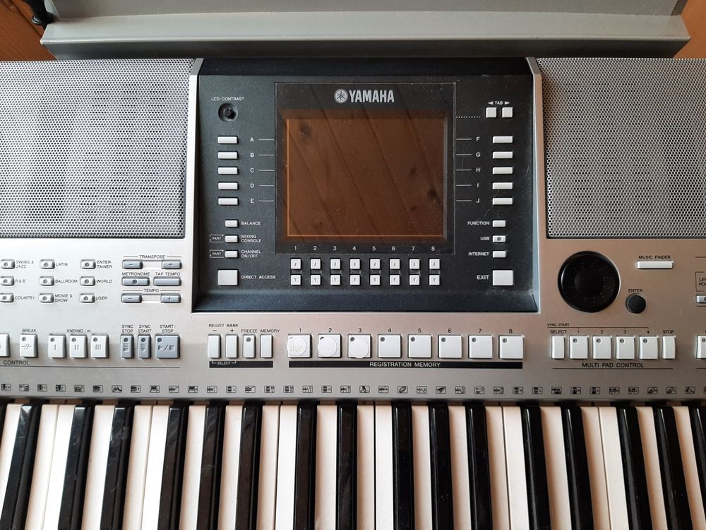 Keyboard Yamaha PSR-S710 mit Ständer (Gebraucht) in für CHF 500 – nur ...