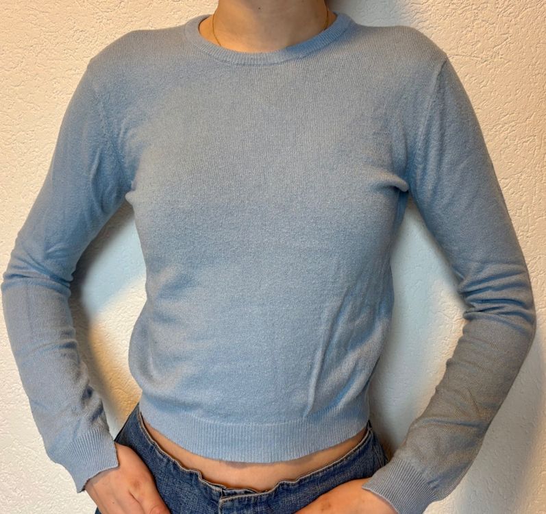 Pull bleu ciel (D'occasion) à Vicques pour CHF 4 – avec livraison | Acheter sur Ricardo