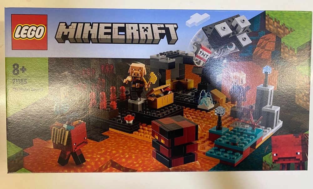 LEGO Minecraft 21185 - Die Netherbastion - 300 Teile | Kaufen auf Ricardo