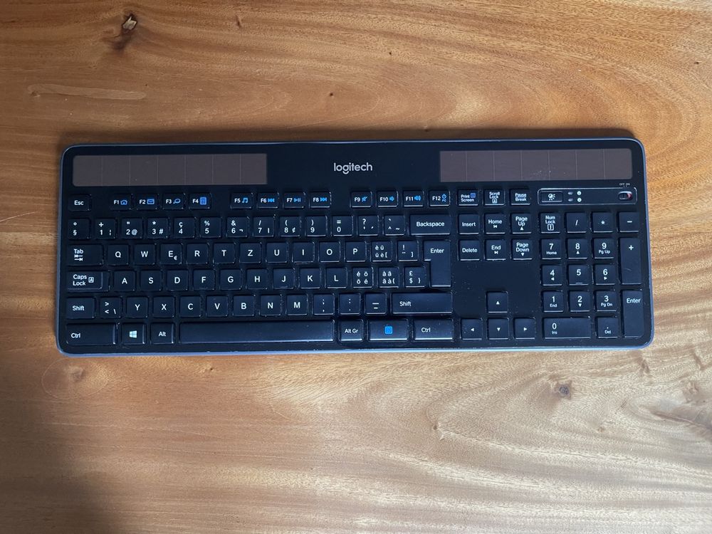 Tastatur Logitech K750 - Gebraucht | Kaufen auf Ricardo
