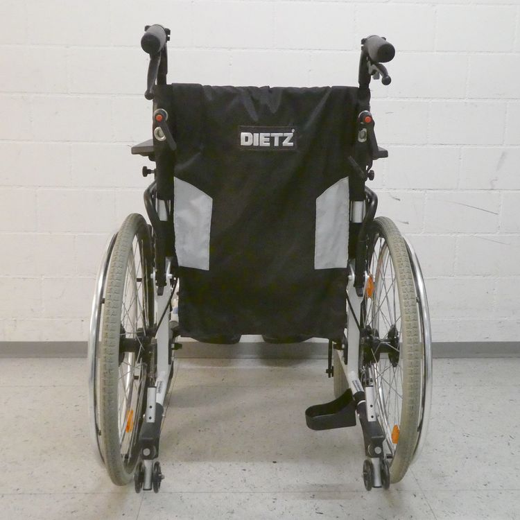 Rollstuhl Dietz, SB 44 cm, Zusatzbremsen, nur CHF 239 (Gebraucht) in Lengnau für CHF 239 – mit ...