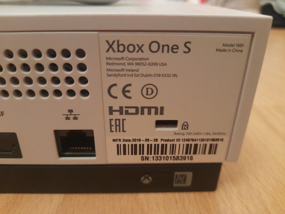 Xbox One S Konsole + 1 Controller & Assassin's Creed (Gebraucht) in ...