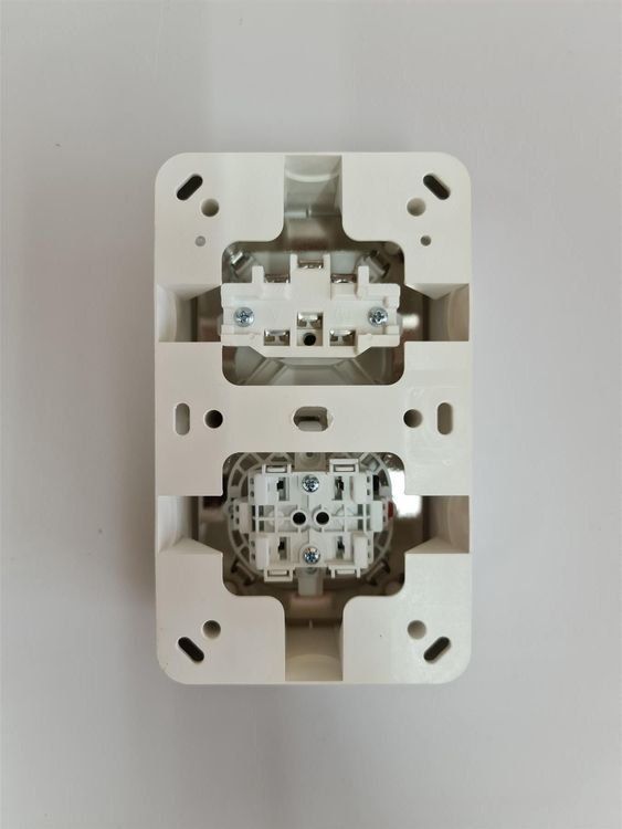 neuer AP Kombi Schalter/Steckdose 1.- (Neu (gemäss Beschreibung)) in ...