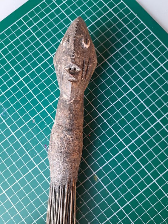 Figure antropomorphe - Fouet à mouche africain ancien (Gebraucht) in La ...