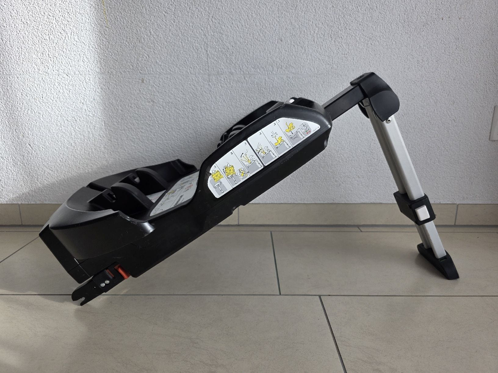 DOONA Isofix-Basis schwarz, Zustand gut (Gebraucht) in Laupen ZH für ...