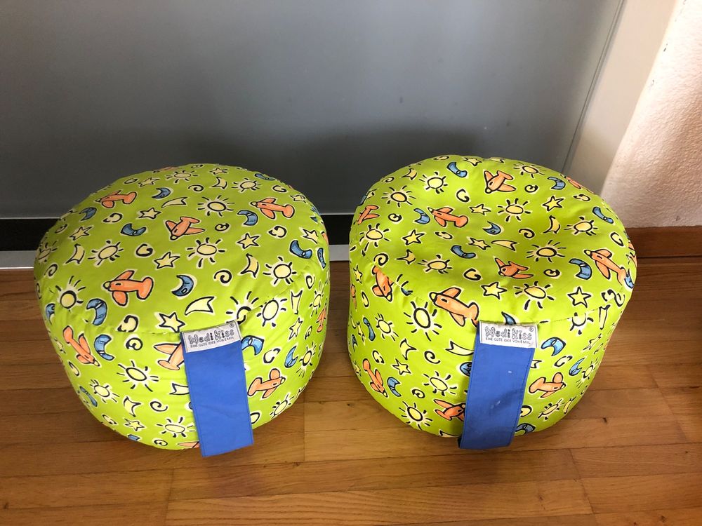2 Pouf Kissen Spielen Kindergarten Meditationskissen (Gebraucht) in Frauenfeld für CHF 34 – mit ...