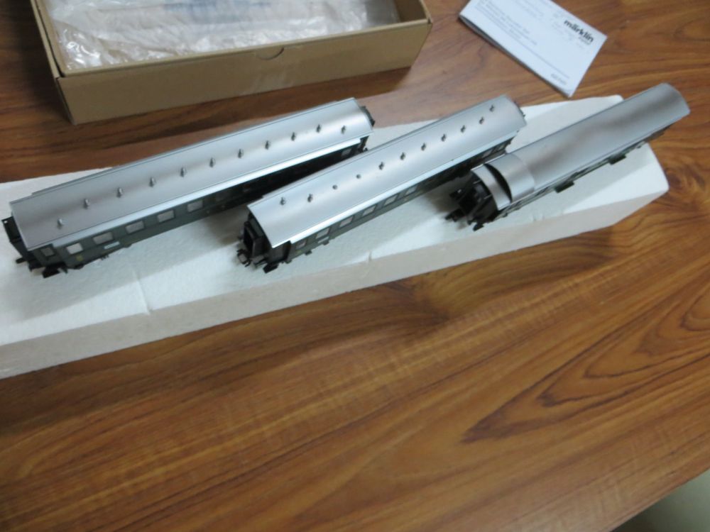 Märklin SBB Zug E-Lok Ae 3/6 II braun, 2 PW, 1 GW, HO, WS/Di (Gebraucht) in Wohlen AG für CHF ...