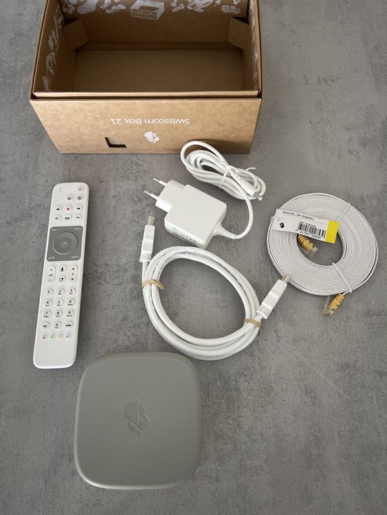 Swisscom TV Box 21 (IP1800) avec télécommande et câbles (Gebraucht) in ...