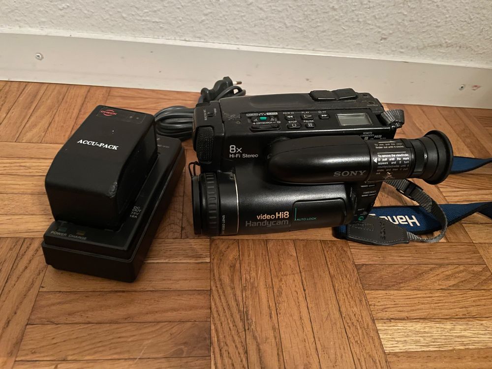Sony Hi8 Kamera CCD-TR705E Ab 1.- | Kaufen auf Ricardo
