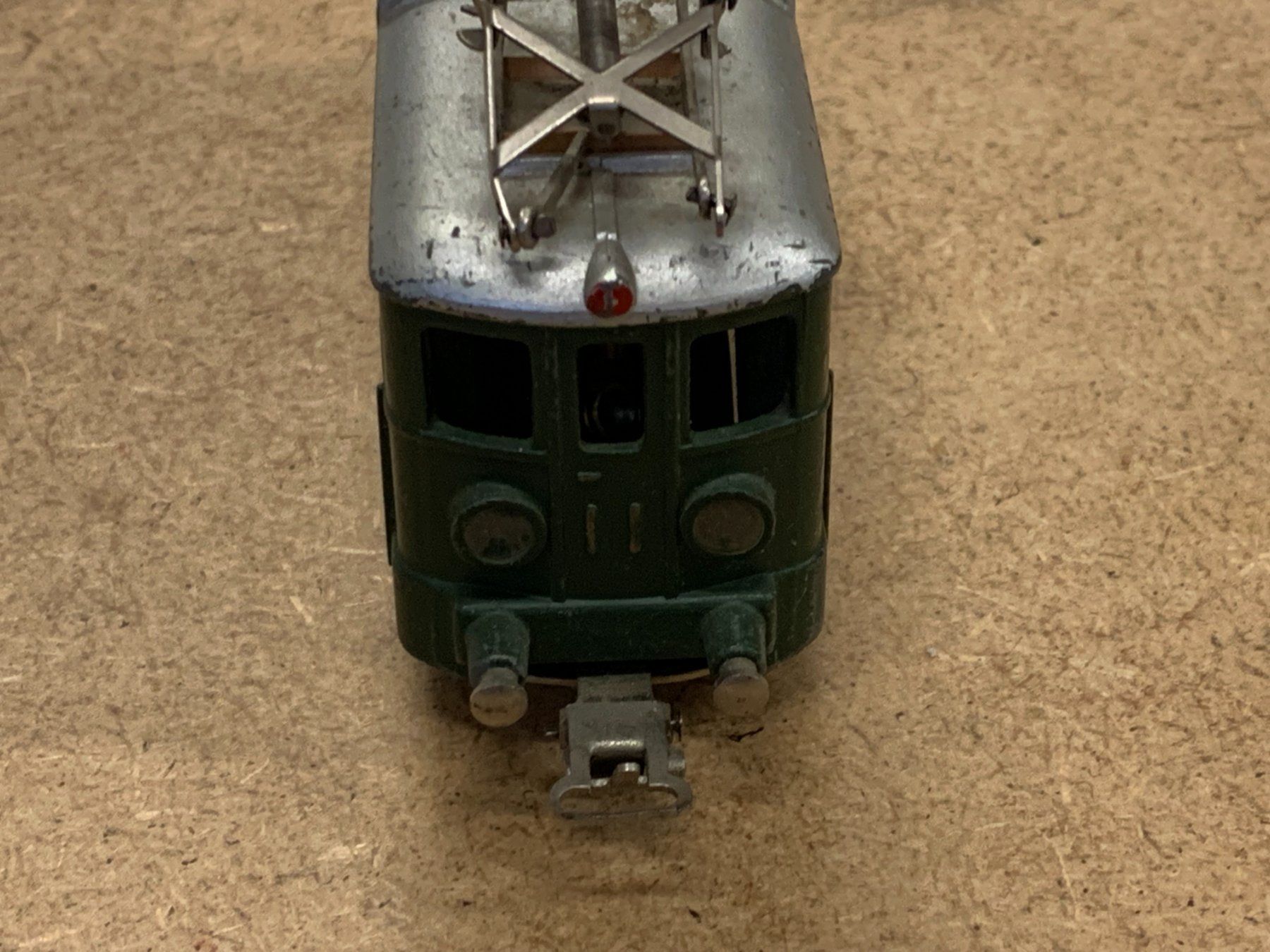 E-Lok von Junior 11800 ( Spur 0 ? ) Gussgehäuse. (Gebraucht) in ...