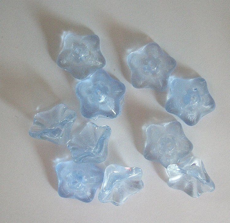 Glasperlen Blumen Blau 8x12 mm (Neu und originalverpackt) in Gunzwil für CHF 1.5 – mit Lieferung ...