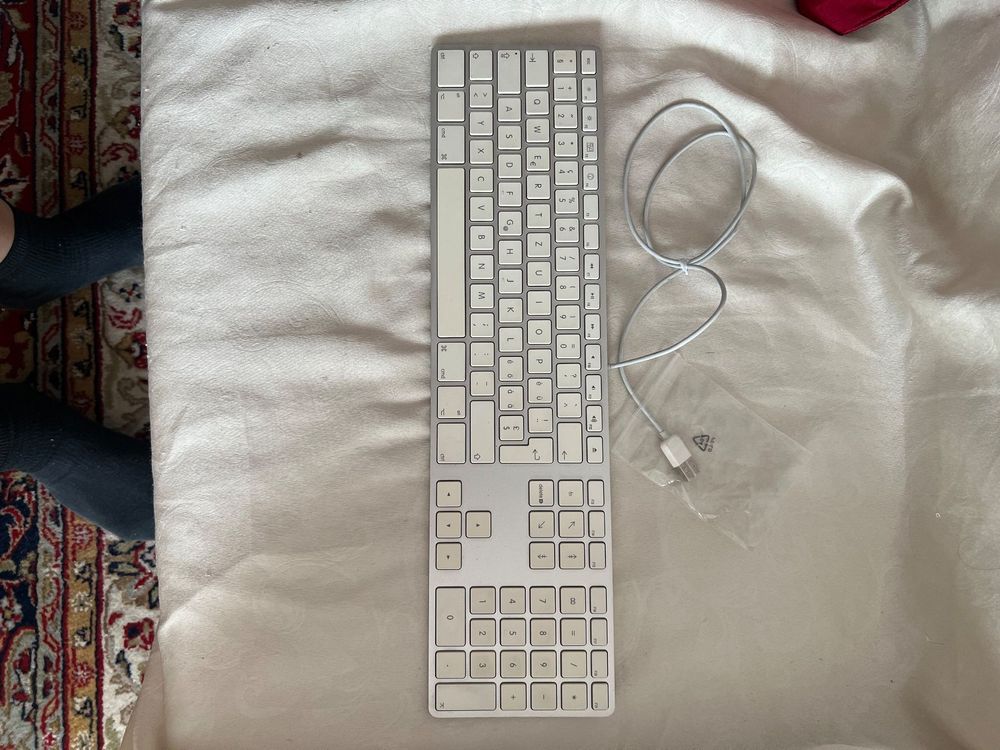Tastatur Apple mit Zahlenblock (Gebraucht) in Schattdorf für CHF 55 ...