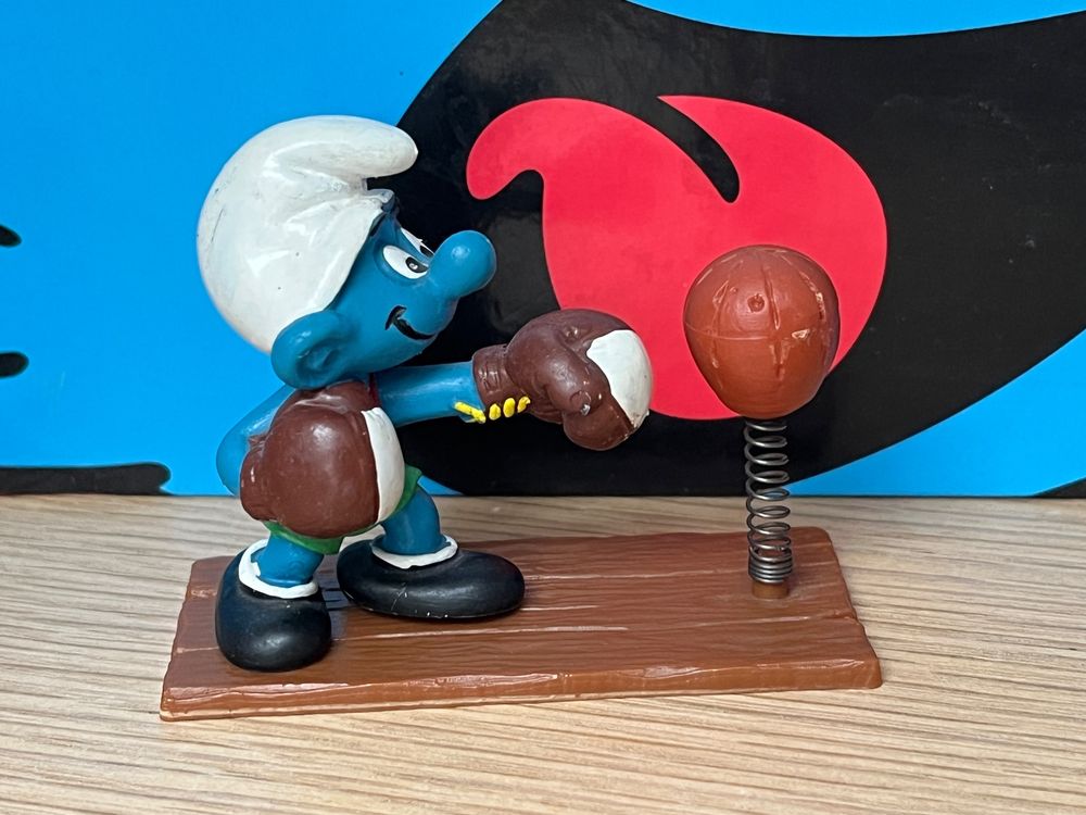 Boxer-Schlumpf mit Punching-Ball (Gebraucht) in Lyss für CHF 12 – mit ...