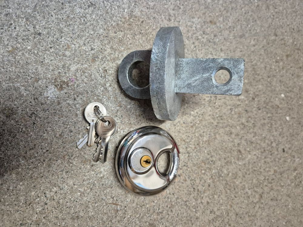 Anhängerschloss Diebstahlsicherung (Neu (gemäss Beschreibung)) in Mollis für CHF 10 – mit ...