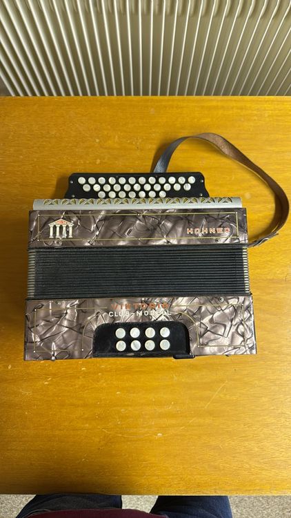 Hohner Akkordeon Victoria Clubmodell (Gebraucht) in Burg im Leimental für CHF 320 – nur Abholung ...